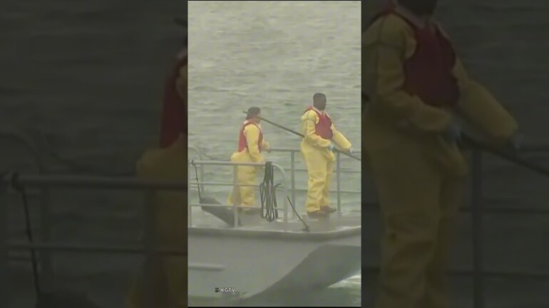 Emergency crews rush to Navy jet crash